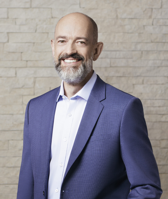 Simon Segars Net Worth, Biography, and Insider Trading