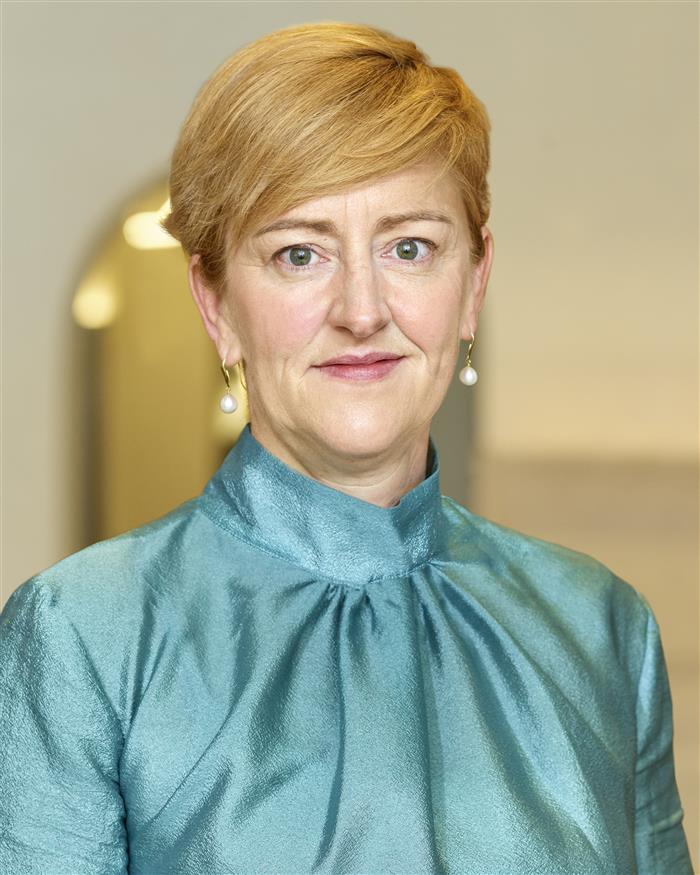 Caroline Alting Net Worth, Biography, and Insider Trading