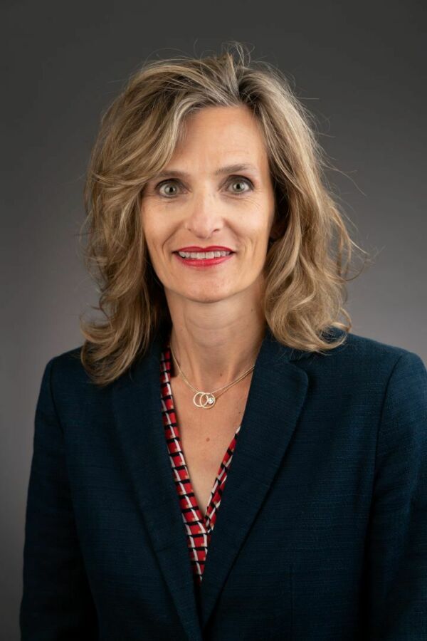 Christine Battist Net Worth, Biography, and Insider Trading