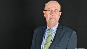 Douglas Steenland Net Worth, Biography, and Insider Trading